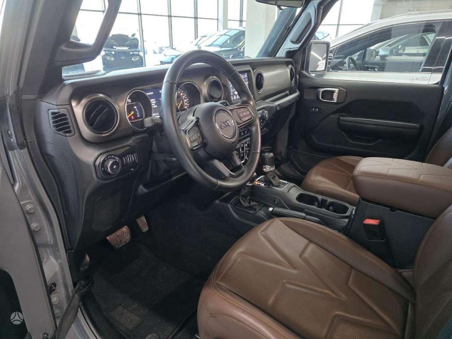 Pelēks Jeep Wrangler 2020 Šauļi, ar dzinēja tilpumu 3.60 L un nobraukumu 45 tūkst. km par 39950 €, foto 8 vietnē AUTOMOTO.COM.LV