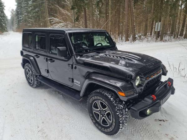 Pelēks Jeep Wrangler 2020 Prienai, ar dzinēja tilpumu 3.60 L un nobraukumu 114 tūkst. km par 28500 €, foto 2 vietnē AUTOMOTO.COM.LV