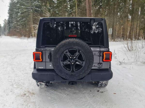 Pelēks Jeep Wrangler 2020 Prienai, ar dzinēja tilpumu 3.60 L un nobraukumu 114 tūkst. km par 28500 €, foto 5 vietnē AUTOMOTO.COM.LV