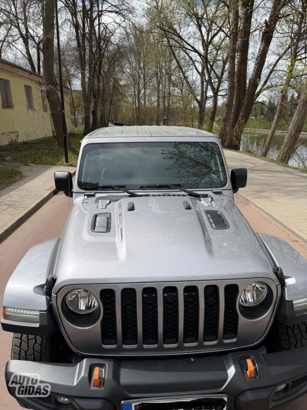 Grey Jeep Wrangler 2020 in Vilnius, with an engine capacity of 3.60 L and mileage of 38 thousand km for 37900 €, photo 2 on AUTOMOTO.COM.LV