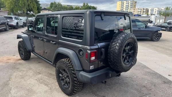 Pelēks Jeep Wrangler 2020 Ukmergė, ar dzinēja tilpumu 3.60 L un nobraukumu 68 tūkst. km par 13450 €, foto  vietnē AUTOMOTO.COM.LV