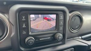 Grey Jeep Wrangler 2020 in Ukmerge, with an engine capacity of 3.60 L and mileage of 68 thousand km for 13450 €, photo 13 on AUTOMOTO.COM.LV