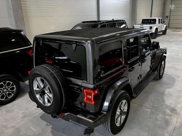 Pelēks Jeep Wrangler 2021 Klaipėda, ar dzinēja tilpumu 3.60 L un nobraukumu 50 tūkst. km par 42955 €, foto 5 vietnē AUTOMOTO.COM.LV