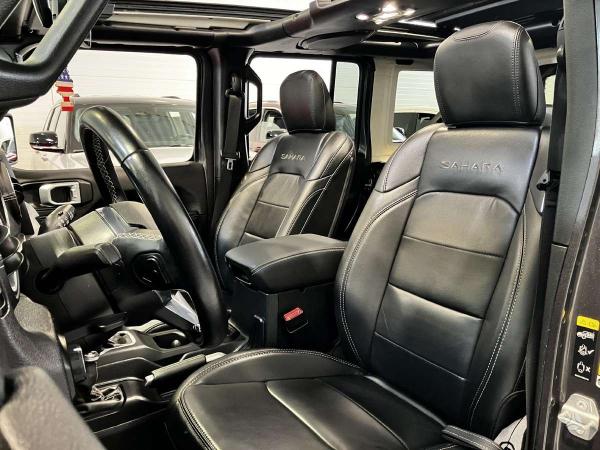 Pelēks Jeep Wrangler 2021 Klaipėda, ar dzinēja tilpumu 3.60 L un nobraukumu 50 tūkst. km par 42955 €, foto 9 vietnē AUTOMOTO.COM.LV