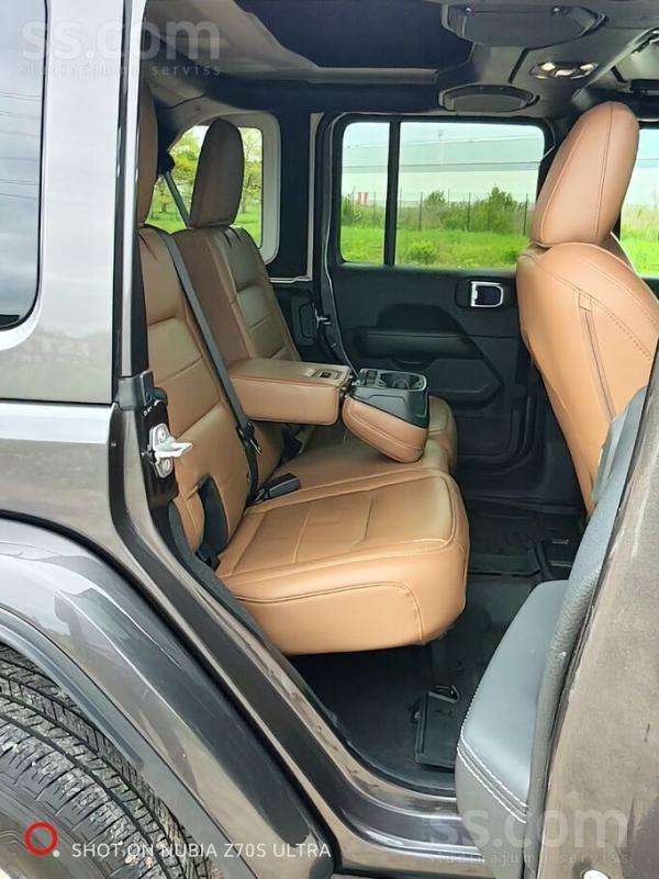 Pelēks Jeep Wrangler 2021 Rīga, ar dzinēja tilpumu 2.00 L un nobraukumu 50 tūkst. km par 42600 €, foto 6 vietnē AUTOMOTO.COM.LV