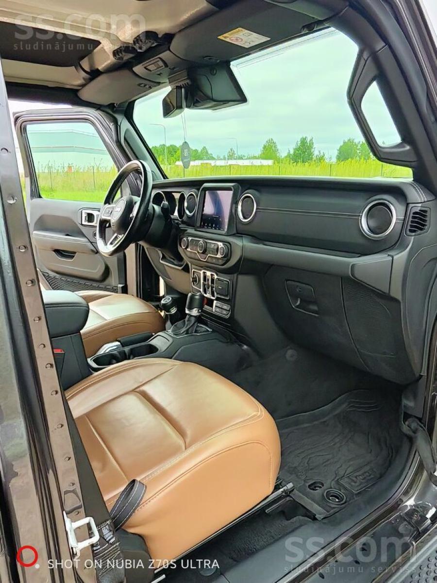Pelēks Jeep Wrangler 2021 Rīga, ar dzinēja tilpumu 2.00 L un nobraukumu 50 tūkst. km par 42600 €, foto 16 vietnē AUTOMOTO.COM.LV