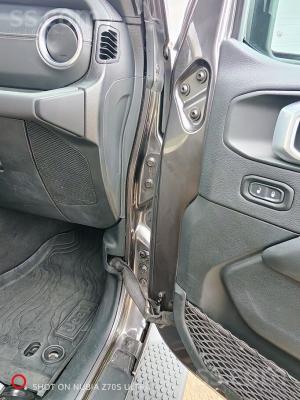 Pelēks Jeep Wrangler 2021 Rīga, ar dzinēja tilpumu 2.00 L un nobraukumu 50 tūkst. km par 42600 €, foto 17 vietnē AUTOMOTO.COM.LV