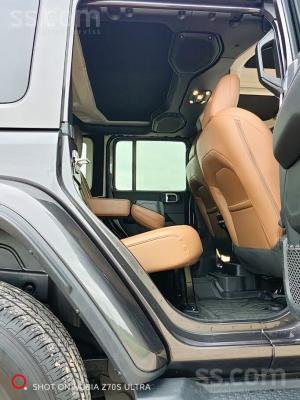 Pelēks Jeep Wrangler 2021 Rīga, ar dzinēja tilpumu 2.00 L un nobraukumu 50 tūkst. km par 42600 €, foto 19 vietnē AUTOMOTO.COM.LV