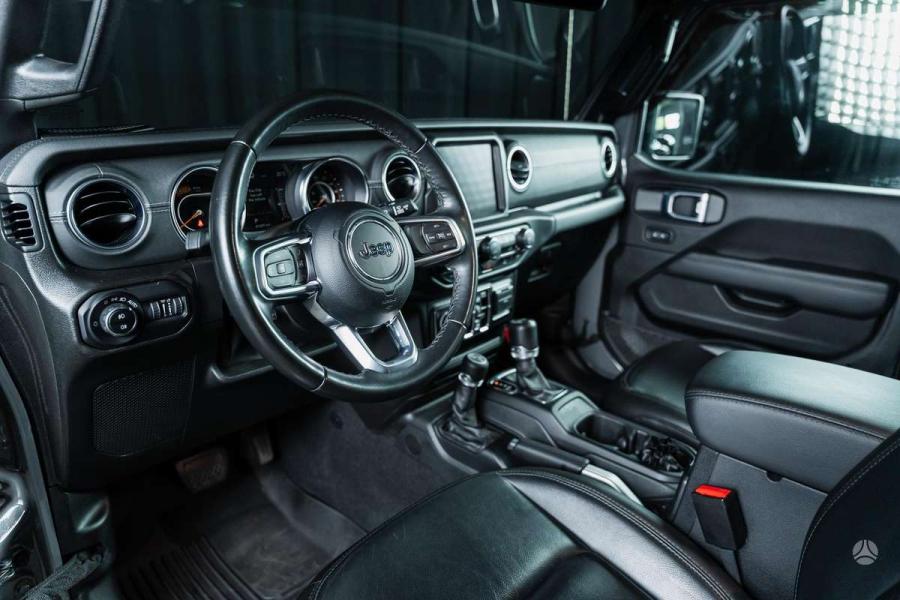 Pelēks Jeep Wrangler 2021 Viļņa, ar dzinēja tilpumu 2.99 L un nobraukumu 42 tūkst. km par 45000 €, foto 29 vietnē AUTOMOTO.COM.LV