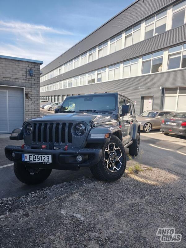 Pelēks Jeep Wrangler 2022 Kauņa, ar dzinēja tilpumu 2.00 L un nobraukumu 72 tūkst. km par 51999 €, foto 2 vietnē AUTOMOTO.COM.LV