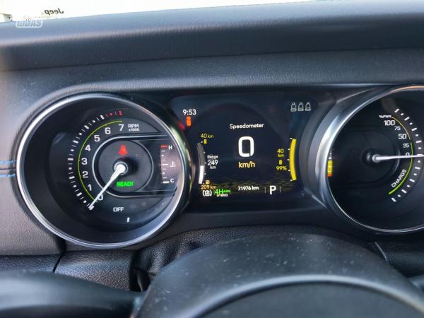 Grey Jeep Wrangler 2022 in Kaunas, with an engine capacity of 2.00 L and mileage of 72 thousand km for 51999 €, photo 10 on AUTOMOTO.COM.LV