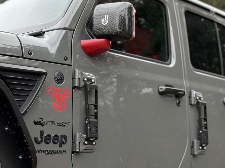 Pelēks Jeep Wrangler 2022 Viļņa, ar dzinēja tilpumu 3.00 L un nobraukumu 30 tūkst. km par 48500 €, foto 15 vietnē AUTOMOTO.COM.LV