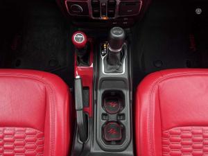 Pelēks Jeep Wrangler 2022 Viļņa, ar dzinēja tilpumu 3.00 L un nobraukumu 30 tūkst. km par 48500 €, foto 26 vietnē AUTOMOTO.COM.LV