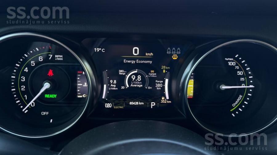 Grey Jeep Wrangler 2022 in Riga, with an engine capacity of 2.00 L and mileage of 85 thousand km for 69900 €, photo 12 on AUTOMOTO.COM.LV