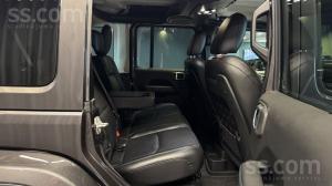 Grey Jeep Wrangler 2022 in Riga, with an engine capacity of 2.00 L and mileage of 85 thousand km for 69900 €, photo 20 on AUTOMOTO.COM.LV