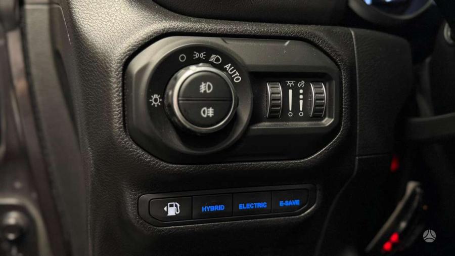 Grey Jeep Wrangler 2022 in Riga, with an engine capacity of 2.00 L and mileage of 85 thousand km for 69990 €, photo 33 on AUTOMOTO.COM.LV