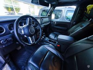 Grey Jeep Wrangler 2022 in Kaunas, with an engine capacity of 2.00 L and mileage of 74 thousand km for 46950 €, photo 10 on AUTOMOTO.COM.LV