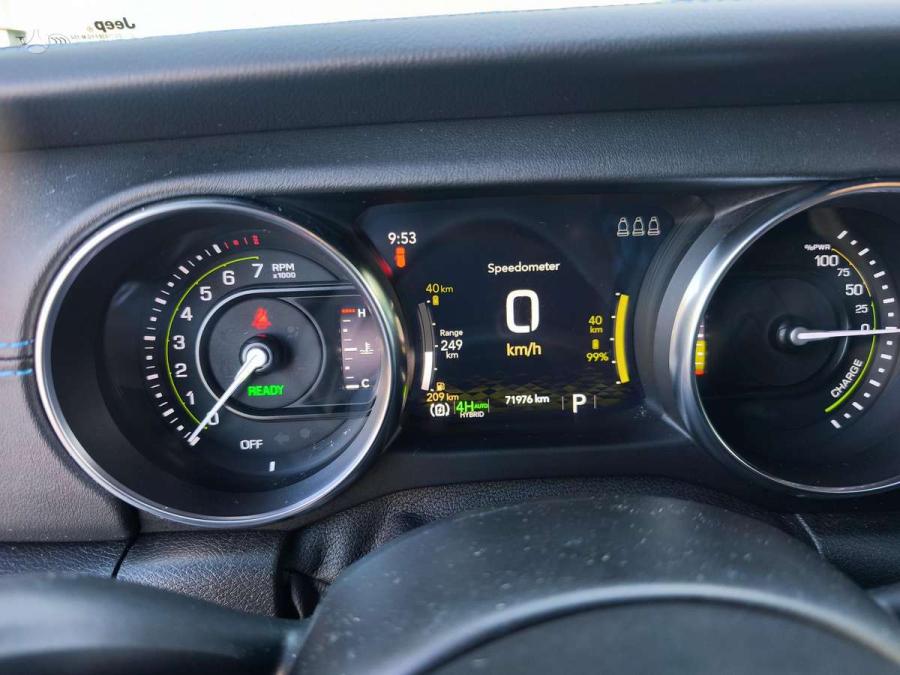 Grey Jeep Wrangler 2022 in Kaunas, with an engine capacity of 2.00 L and mileage of 74 thousand km for 46950 €, photo 11 on AUTOMOTO.COM.LV