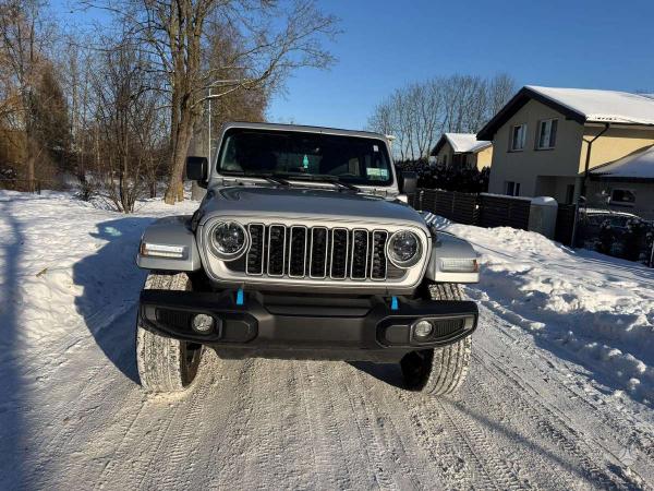 Pelēks Jeep Wrangler 2024 Kauņa, ar dzinēja tilpumu 2.00 L un nobraukumu 12 tūkst. km par 67000 €, foto 1 vietnē AUTOMOTO.COM.LV
