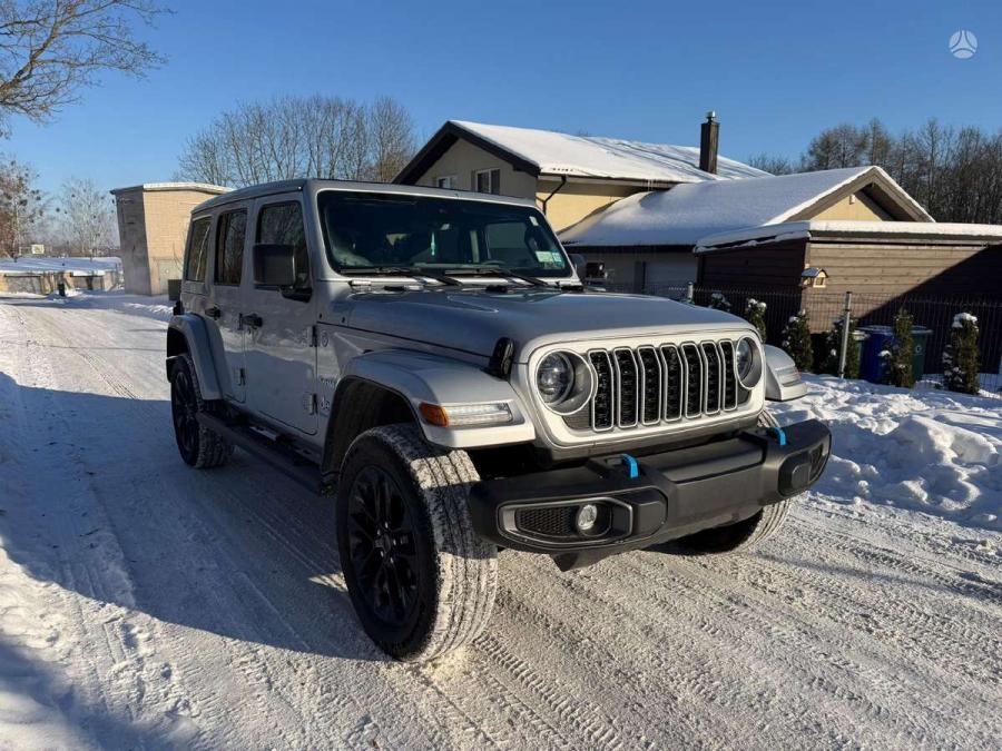 Pelēks Jeep Wrangler 2024 Kauņa, ar dzinēja tilpumu 2.00 L un nobraukumu 12 tūkst. km par 67000 €, foto 2 vietnē AUTOMOTO.COM.LV
