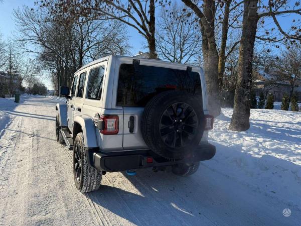 Pelēks Jeep Wrangler 2024 Kauņa, ar dzinēja tilpumu 2.00 L un nobraukumu 12 tūkst. km par 67000 €, foto 6 vietnē AUTOMOTO.COM.LV