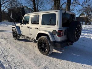 Pelēks Jeep Wrangler 2024 Kauņa, ar dzinēja tilpumu 2.00 L un nobraukumu 12 tūkst. km par 67000 €, foto 8 vietnē AUTOMOTO.COM.LV