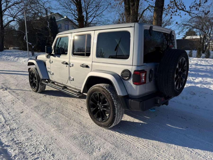 Pelēks Jeep Wrangler 2024 Kauņa, ar dzinēja tilpumu 2.00 L un nobraukumu 12 tūkst. km par 67000 €, foto 8 vietnē AUTOMOTO.COM.LV