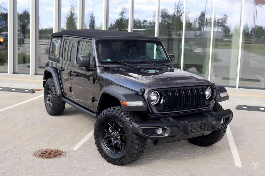Grey Jeep Wrangler 2024 in Vilnius, with an engine capacity of 3.60 L and mileage of 15 thousand km for 37999 €, photo 3 on AUTOMOTO.COM.LV
