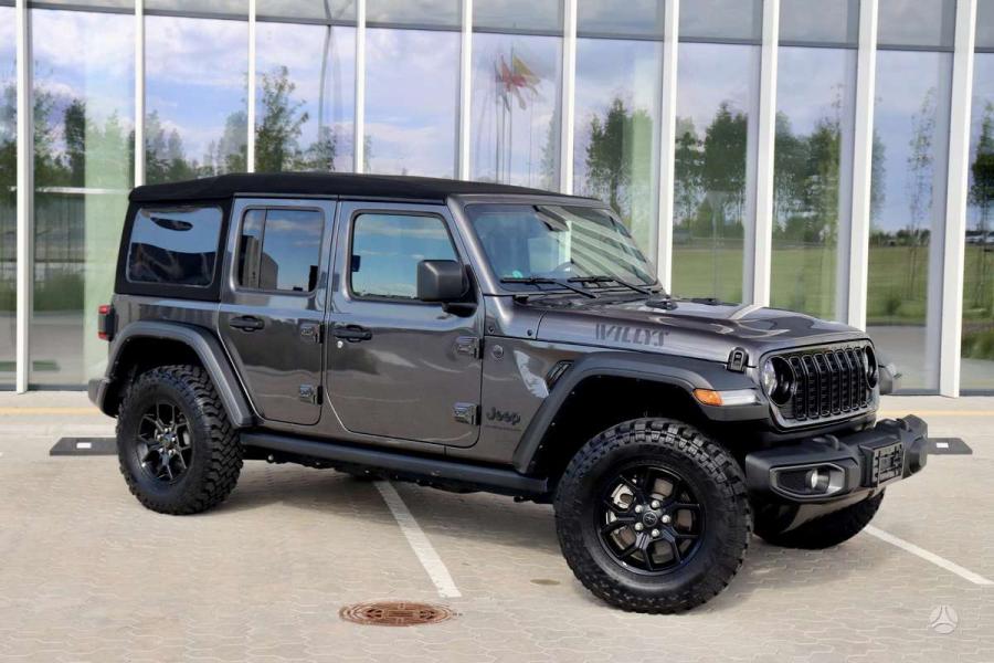 Grey Jeep Wrangler 2024 in Vilnius, with an engine capacity of 3.60 L and mileage of 15 thousand km for 37999 €, photo 5 on AUTOMOTO.COM.LV