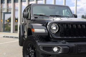 Grey Jeep Wrangler 2024 in Vilnius, with an engine capacity of 3.60 L and mileage of 15 thousand km for 37999 €, photo 6 on AUTOMOTO.COM.LV
