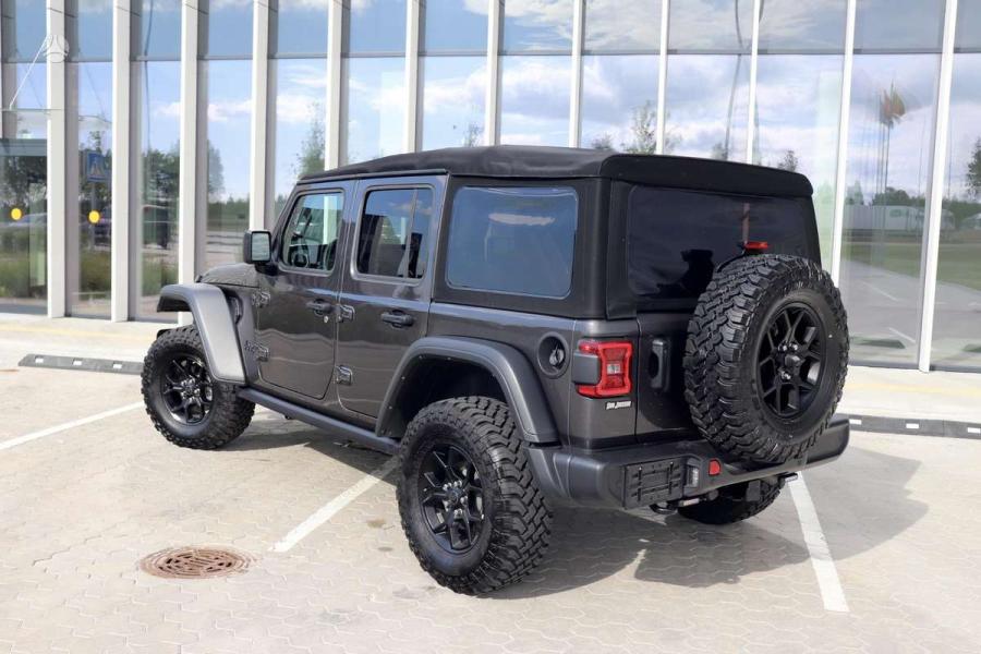 Grey Jeep Wrangler 2024 in Vilnius, with an engine capacity of 3.60 L and mileage of 15 thousand km for 37999 €, photo 8 on AUTOMOTO.COM.LV