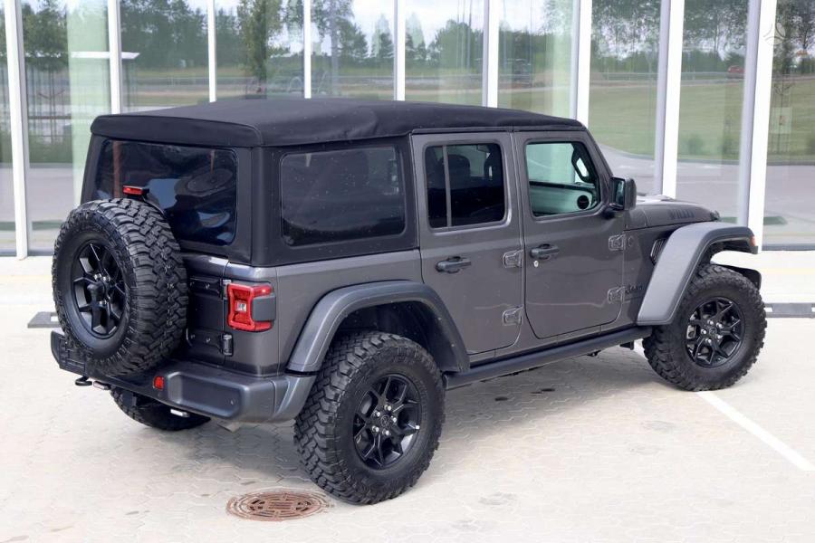 Grey Jeep Wrangler 2024 in Vilnius, with an engine capacity of 3.60 L and mileage of 15 thousand km for 37999 €, photo 10 on AUTOMOTO.COM.LV