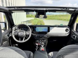 Grey Jeep Wrangler 2024 in Vilnius, with an engine capacity of 3.60 L and mileage of 15 thousand km for 37999 €, photo 16 on AUTOMOTO.COM.LV