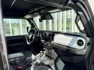 Grey Jeep Wrangler 2024 in Vilnius, with an engine capacity of 3.60 L and mileage of 15 thousand km for 37999 €, photo 22 on AUTOMOTO.COM.LV