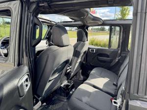 Grey Jeep Wrangler 2024 in Vilnius, with an engine capacity of 3.60 L and mileage of 15 thousand km for 37999 €, photo 25 on AUTOMOTO.COM.LV