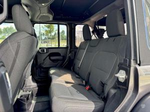 Grey Jeep Wrangler 2024 in Vilnius, with an engine capacity of 3.60 L and mileage of 15 thousand km for 37999 €, photo 27 on AUTOMOTO.COM.LV