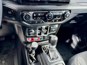 Grey Jeep Wrangler 2024 in Vilnius, with an engine capacity of 3.60 L and mileage of 15 thousand km for 37999 €, photo 28 on AUTOMOTO.COM.LV