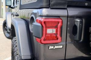 Grey Jeep Wrangler 2024 in Vilnius, with an engine capacity of 3.60 L and mileage of 15 thousand km for 37999 €, photo 36 on AUTOMOTO.COM.LV