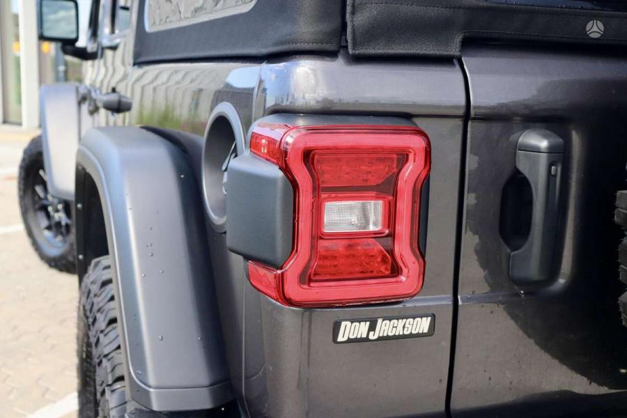 Grey Jeep Wrangler 2024 in Vilnius, with an engine capacity of 3.60 L and mileage of 15 thousand km for 37999 €, photo 36 on AUTOMOTO.COM.LV
