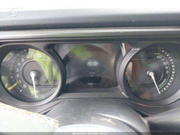 Grey Jeep Wrangler 2024 in Klaipeda, with an engine capacity of 2.00 L and mileage of 90 thousand km for 12300 €, photo 8 on AUTOMOTO.COM.LV