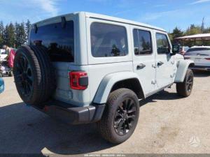 Pelēks Jeep Wrangler 2024 Klaipėda, ar dzinēja tilpumu 2.00 L un nobraukumu 72 tūkst. km par 19500 €, foto 5 vietnē AUTOMOTO.COM.LV