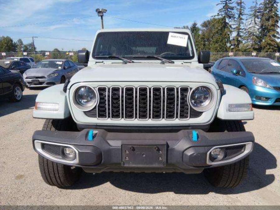 Pelēks Jeep Wrangler 2024 Klaipėda, ar dzinēja tilpumu 2.00 L un nobraukumu 72 tūkst. km par 19500 €, foto 13 vietnē AUTOMOTO.COM.LV