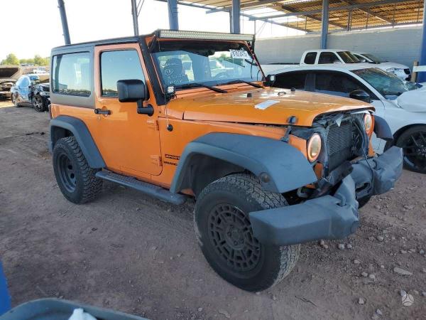 Orange Jeep Wrangler 2012 in Klaipeda, with an engine capacity of 3.60 L and mileage of 185 thousand km for 12200 €, photo 4 on AUTOMOTO.COM.LV