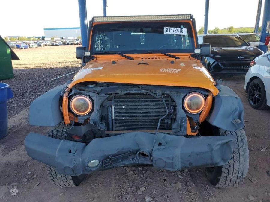 Orange Jeep Wrangler 2012 in Klaipeda, with an engine capacity of 3.60 L and mileage of 185 thousand km for 12200 €, photo 6 on AUTOMOTO.COM.LV