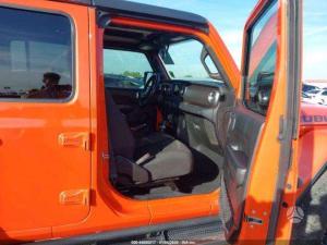 Orange Jeep Wrangler 2019 in Klaipeda, with an engine capacity of 3.60 L and mileage of 73 thousand km for 14000 €, photo 5 on AUTOMOTO.COM.LV