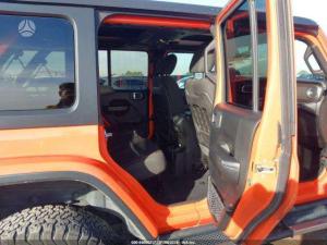 Orange Jeep Wrangler 2019 in Klaipeda, with an engine capacity of 3.60 L and mileage of 73 thousand km for 14000 €, photo 8 on AUTOMOTO.COM.LV