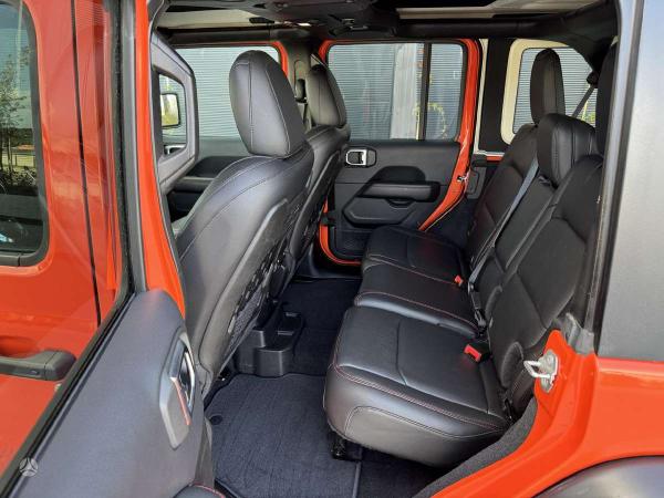 Orange Jeep Wrangler 2019 in Vilnius, with an engine capacity of 2.20 L and mileage of 119 thousand km for 34950 €, photo 8 on AUTOMOTO.COM.LV