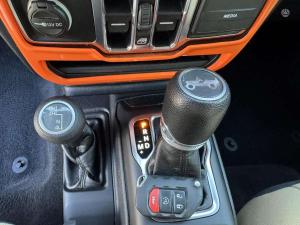 Oranžs Jeep Wrangler 2019 Šauļi, ar dzinēja tilpumu 3.60 L un nobraukumu 200 tūkst. km par 12950 €, foto 13 vietnē AUTOMOTO.COM.LV