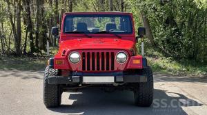 Red Jeep Wrangler 2005 in Riga, with an engine capacity of 4.00 L and mileage of 121 thousand km for 10500 €, photo 3 on AUTOMOTO.COM.LV