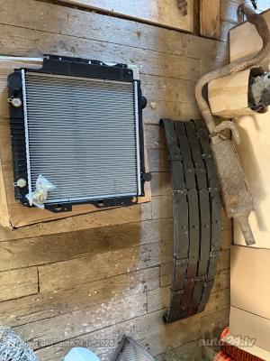Sarkans Jeep Wrangler 1990 Tallina, ar dzinēja tilpumu 4.20 L un nobraukumu 115 tūkst. km par 3300 €, foto 13 vietnē AUTOMOTO.COM.LV